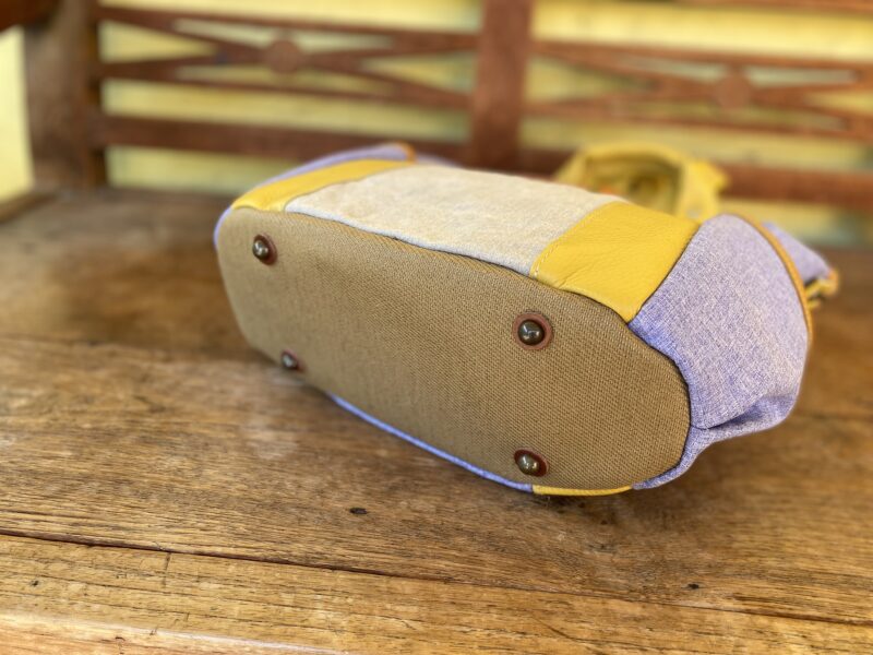 フランスコットン ×ナイロン×イタリアレザー リュックフランスコットン ×ナイロン×イタリアレザー リュック｜アヴース（EAVUS）公式サイト